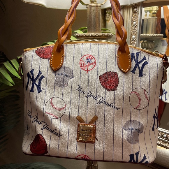 Dooney & Bourke | Bags | Dooney Bourke New York Yankees Crossbody Bag ...
